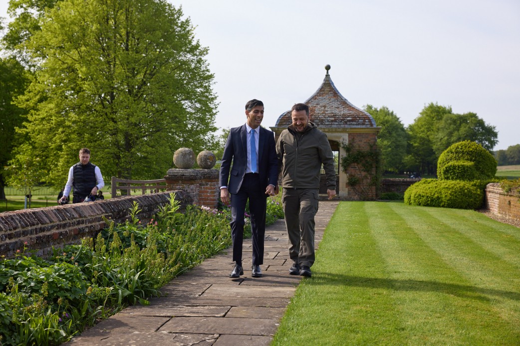 Британия дополнительно даст Украине сотни ракет ПВО и ударные дроны, - BBC